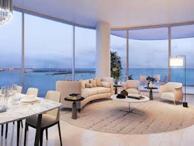 Apartment with pool