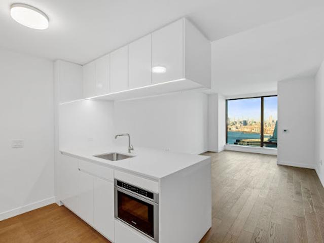 Apartment with pool