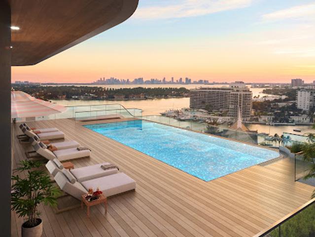 Apartment with pool