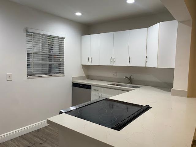 Apartment with pool