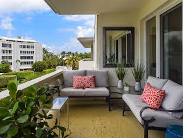 Apartment with Pool