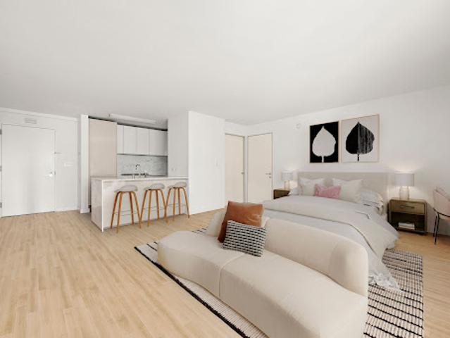 Apartment with pool