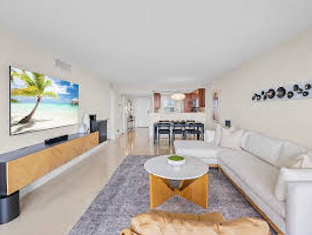 Apartment with pool