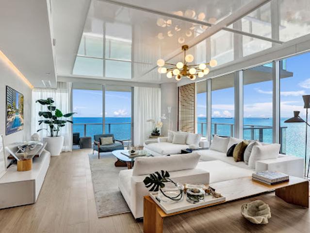 Apartment with pool