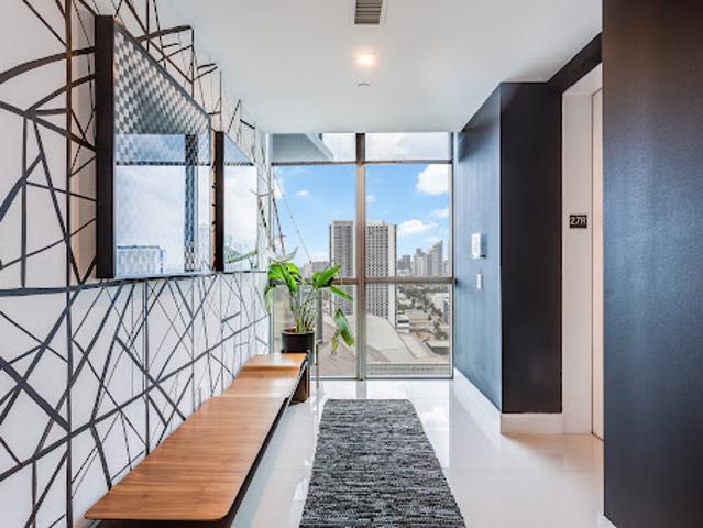 Apartment with pool