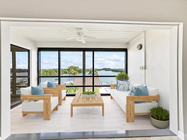Apartment with pool