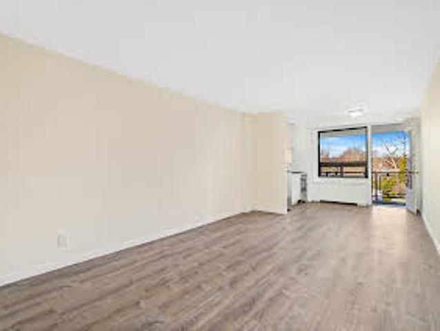 Apartment with Pool