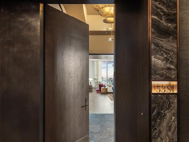 Apartment with pool