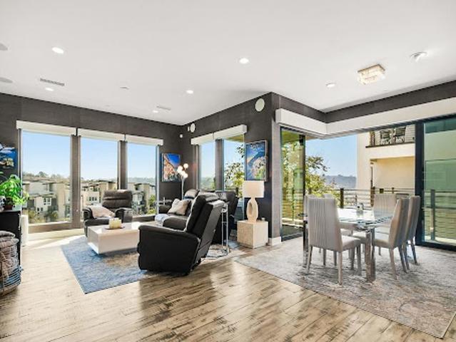 Apartment with pool
