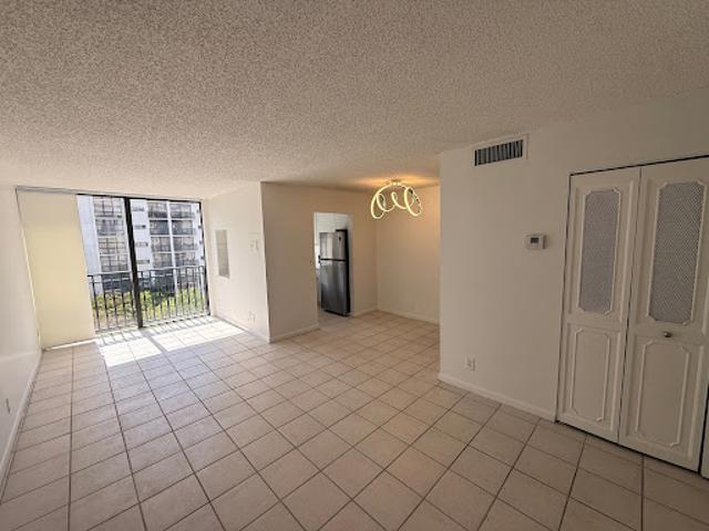 Apartment with pool