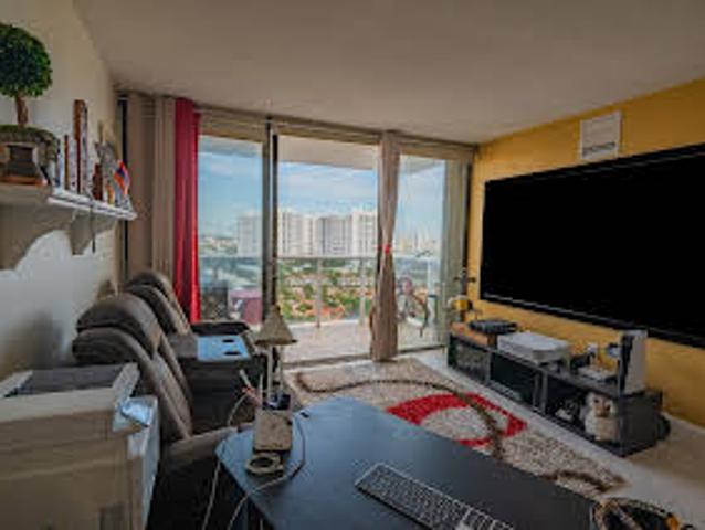 Apartment with Pool