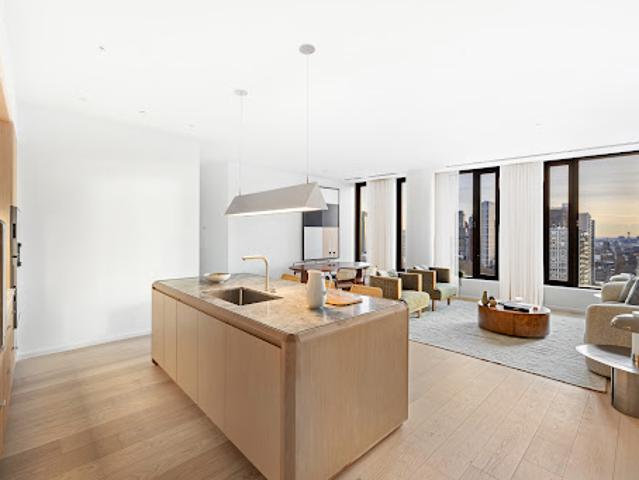 Apartment with pool