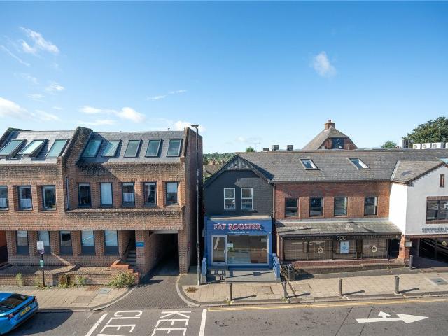 Apartment to let in London Road, St. Albans, Hertfordshire, AL1