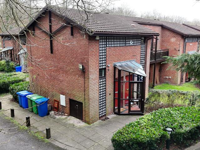 Apartment To Let in LONDON, SE19