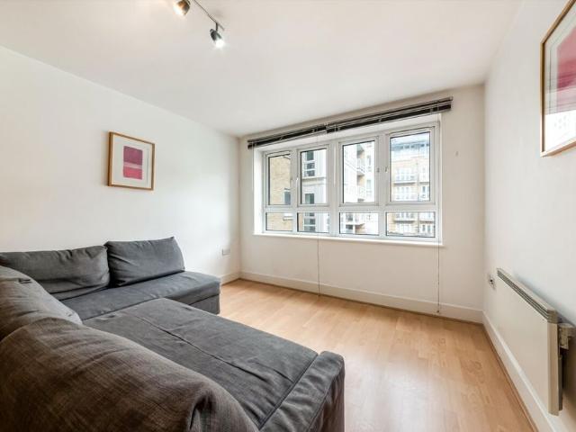 Apartment to let in St. Davids Square near Canary Wharf, London, E14