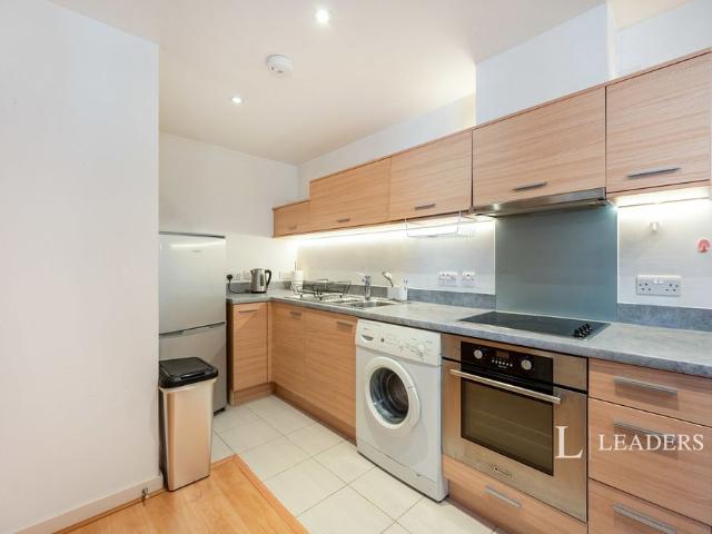 apartment to rent Admiralty Road, Portsmouth, Hampshire, PO1