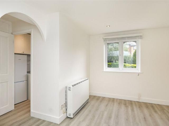 apartment to rent Armoury Road, London, SE8