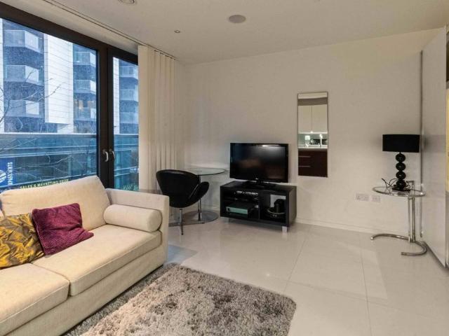 Apartment to Rent: Baltimore Wharf, Oakland Quay, London E14