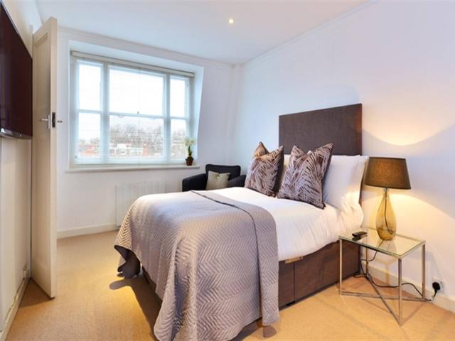 Apartment to Rent: Hill Street, W1