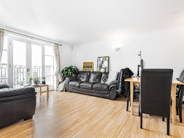 apartment to rent in 41 Stockwell Green, Stockwell, London, SW9