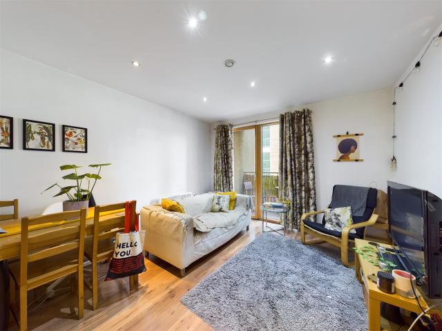 apartment to rent in 201 Ecclesall Rd, Sheffield