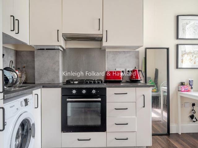 apartment to rent in Tankerville Road, Streathan, London, SW16
