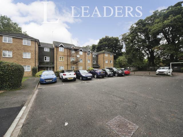 Apartment to rent in Tennyson Avenue, Houghton Regis, Dunstable, Bedfordshire, LU5 | Leaders