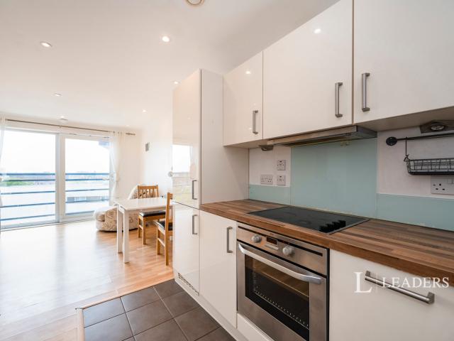 Apartment to rent in The Crescent, Gunwharf Quays, Portsmouth, PO1 | Leaders