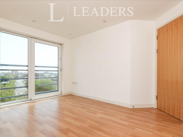 Apartment to rent in The Crescent, Gunwharf Quays, Portsmouth, PO1 | Leaders