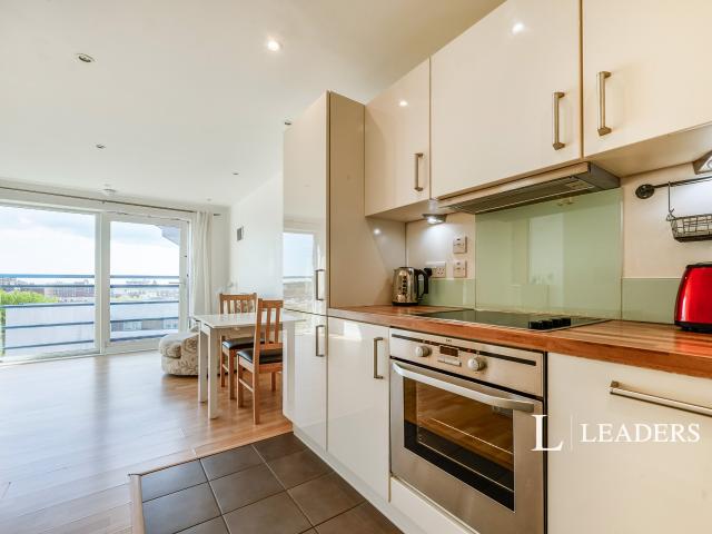 Apartment to rent in The Crescent, Gunwharf Quays, Portsmouth, PO1 | Leaders