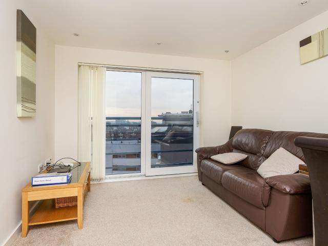 Apartment to rent in The Crescent, Gunwharf Quays, Portsmouth, PO1 | Leaders