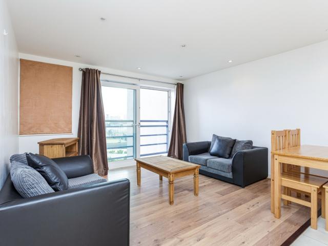 Apartment to rent in The Crescent, Gunwharf Quays, Portsmouth, PO1 | Leaders