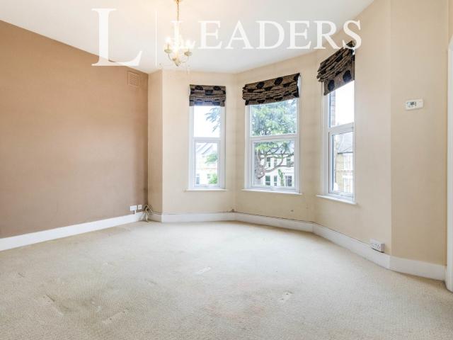 Apartment to rent in The Avenue, Surbiton, KT5 | Leaders