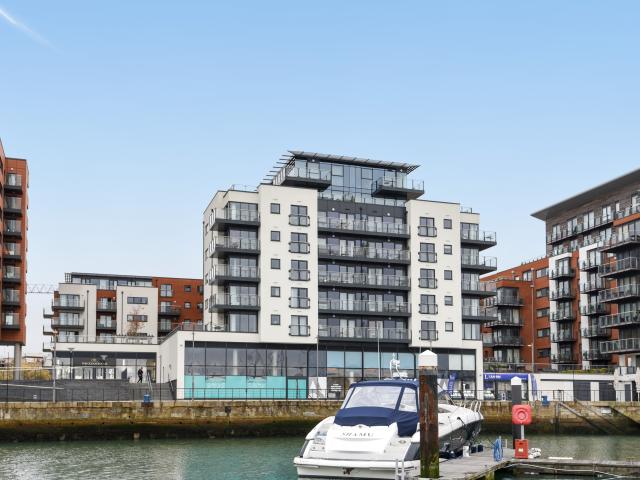 Apartment to rent in The Blake Building, Admirals Quay, Ocean Way, Southampton, SO14 | Leaders