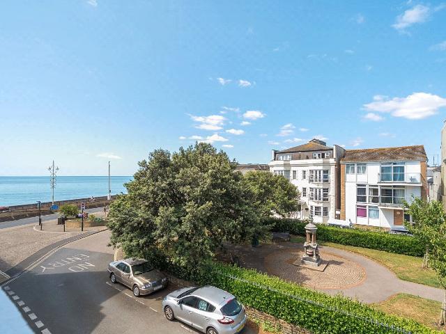 Apartment to rent in The Steyne, Bognor Regis, West Sussex, PO21 | Leaders