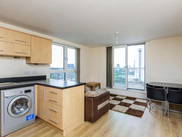Apartment to rent in The Roundhouse, Gunwharf Quays, Portsmouth, PO1 | Leaders