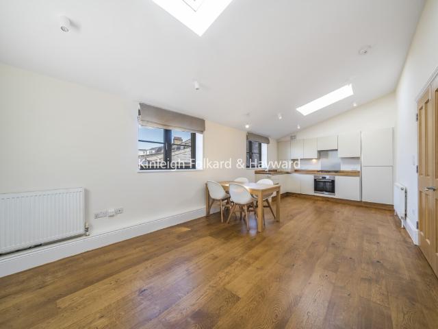 apartment to rent in Tooting High Street, London, SW17