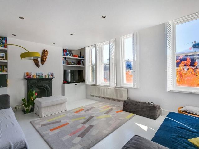 apartment to rent in Torbay Road, London, NW6