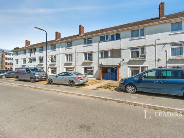 Apartment to rent in Totland Close, Southampton, Hampshire, SO16 | Leaders