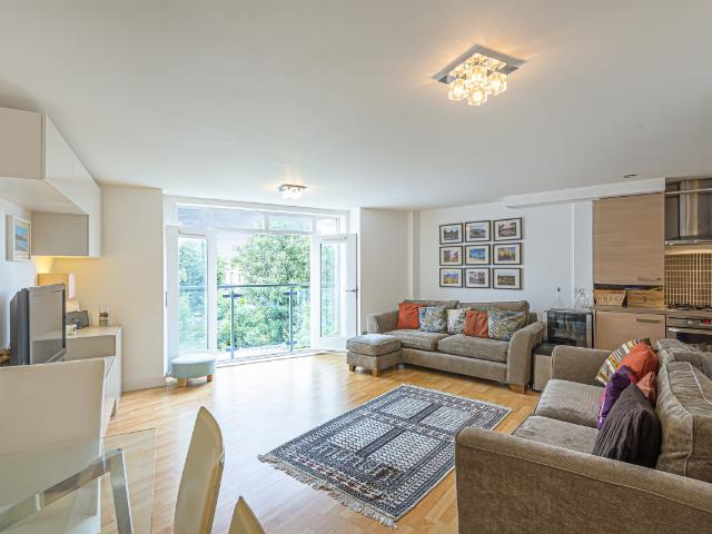 apartment to rent in Union Road, London, SW4