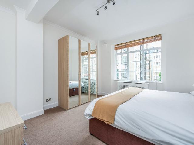 apartment to rent in Upper Woburn Place, Bloomsbury, London, WC1H