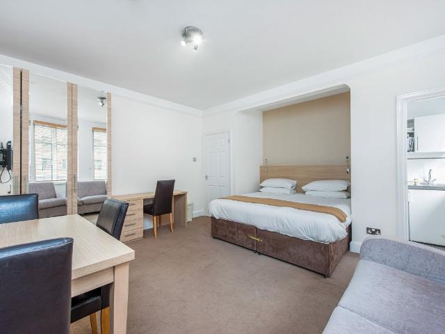 apartment to rent in Upper Woburn Place, London, WC1H
