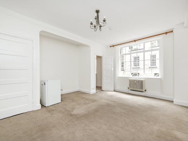 apartment to rent in Upper Woburn Place, London, WC1H