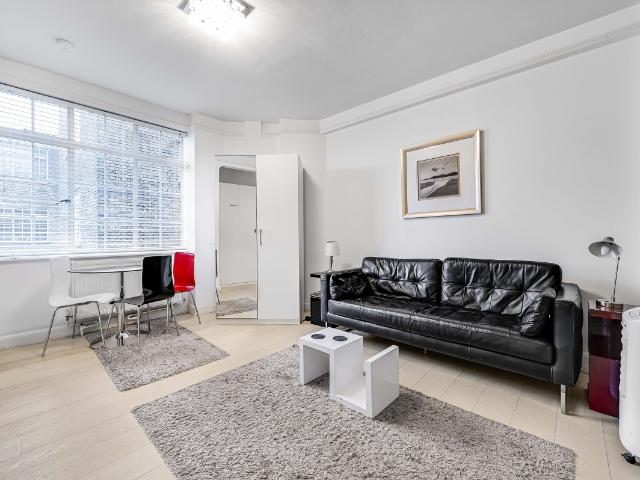 apartment to rent in Upper Woburn Place, London, WC1H