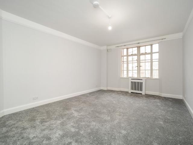 apartment to rent in Upper Woburn Place, London, WC1H