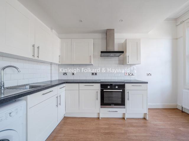 apartment to rent in Uxbridge Road, Acton, London, W3