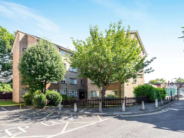 Apartment to rent in Vanborough Court, Wellesley Road, Sutton, SM2 | Leaders