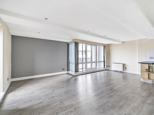 apartment to rent in Vanbrugh Hill, Greenwich, London, SE10