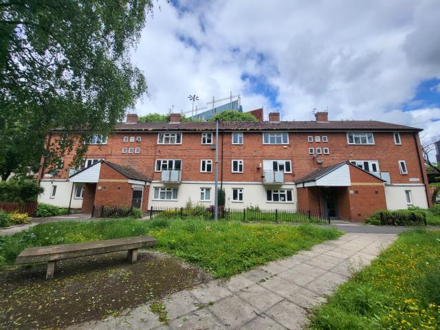 apartment to rent in Valerie Walk, Hulme, Manchester.M15 6DB