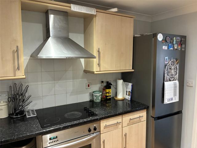 Apartment to rent in Vectis Way, Cosham, Portsmouth, PO6 | Leaders